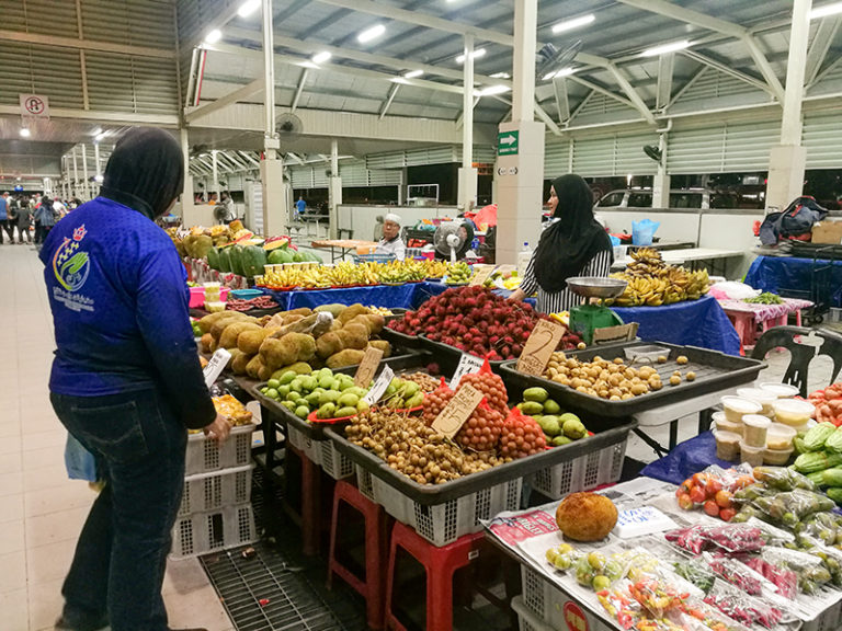 【ブルネイ観光】ガドンナイトマーケットのおすすめご飯 | サオタビ！